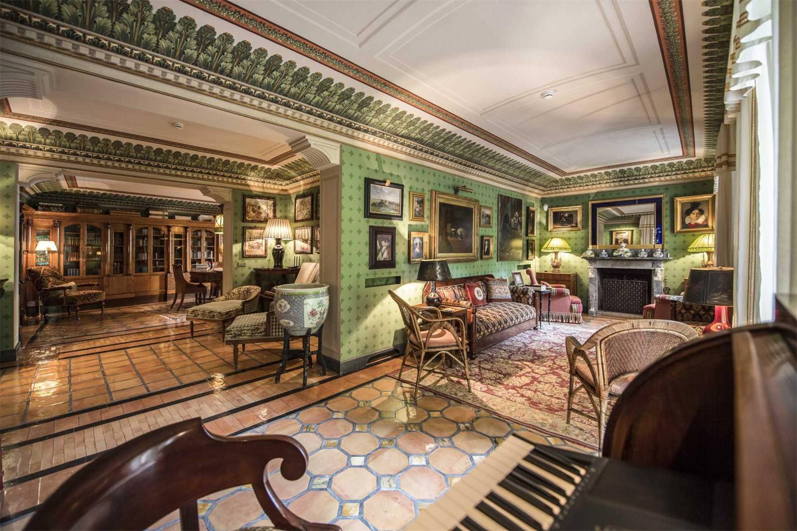 La villa di Valentino Garavani è in vendita per 12 milioni | Forbes Italia