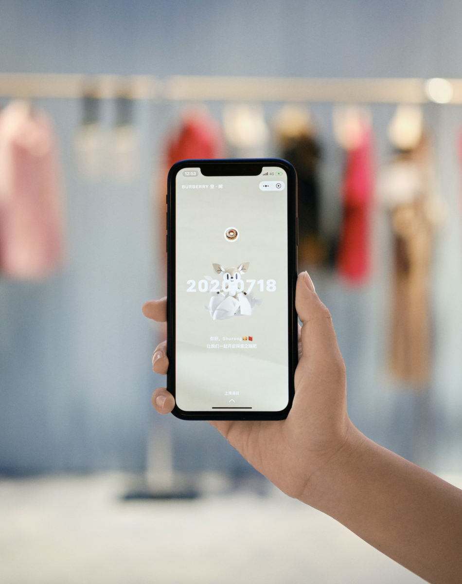 Dentro il primo luxury social store creato da Burberry in Cina | Forbes ...