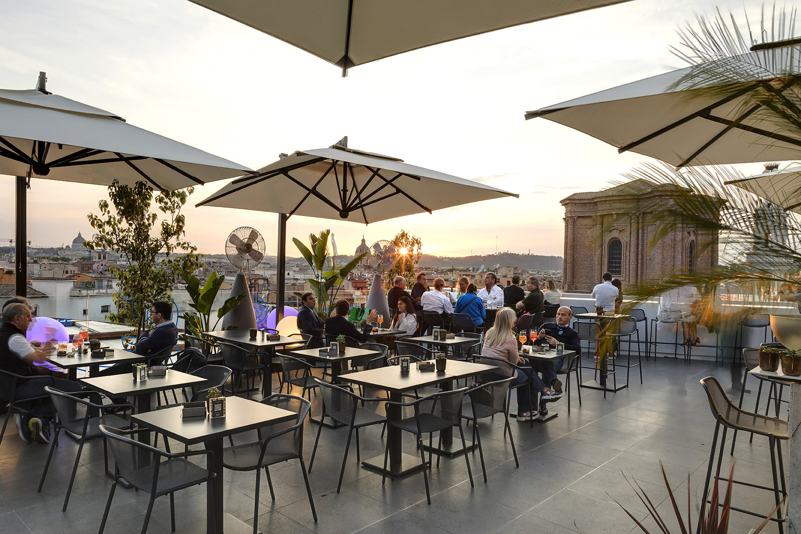La Grande Bellezza vista dall’alto: i 10 migliori rooftop bar e ...