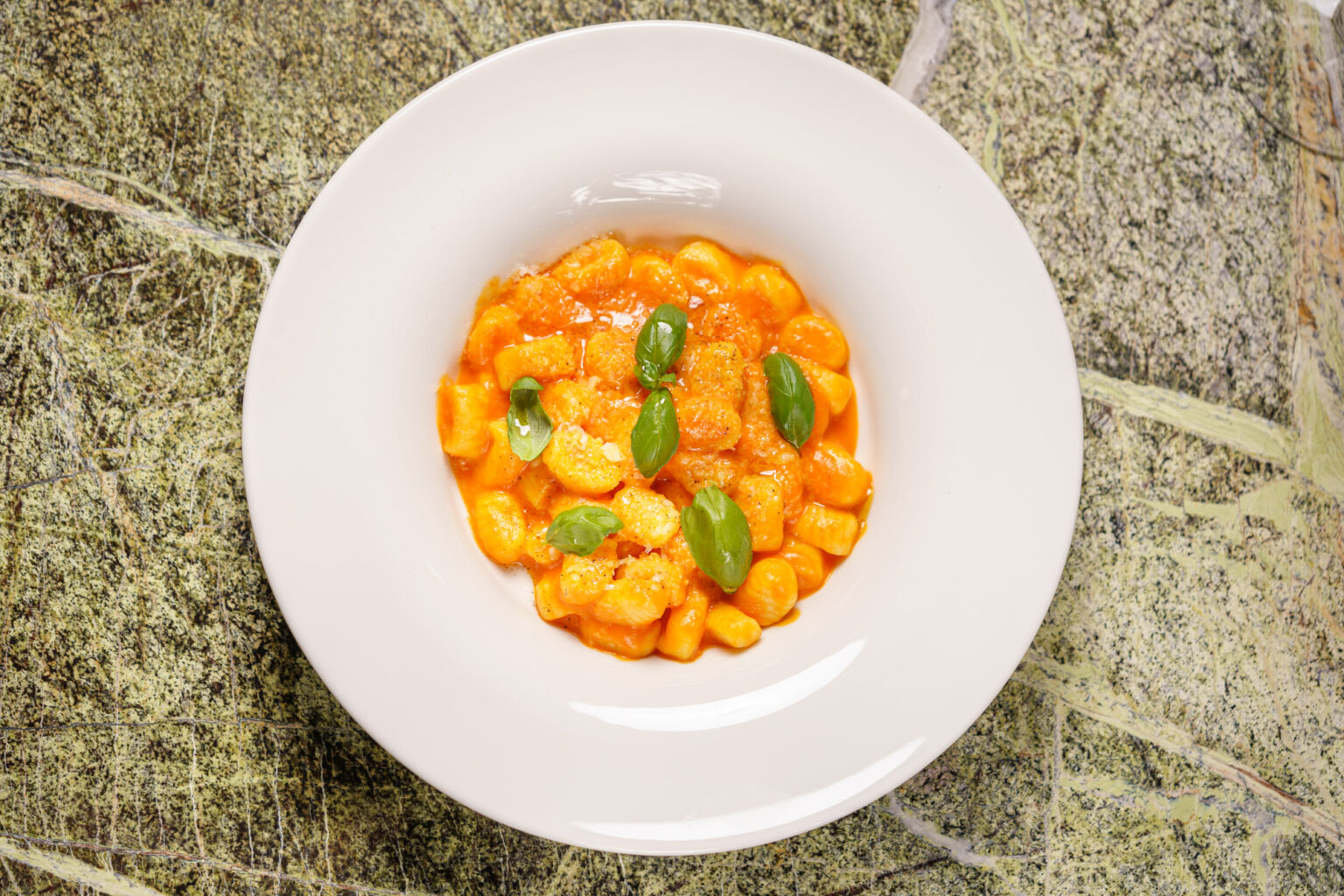 Tuya apre a Milano, il ristorante glamour che ha conquistato Mykonos e ...