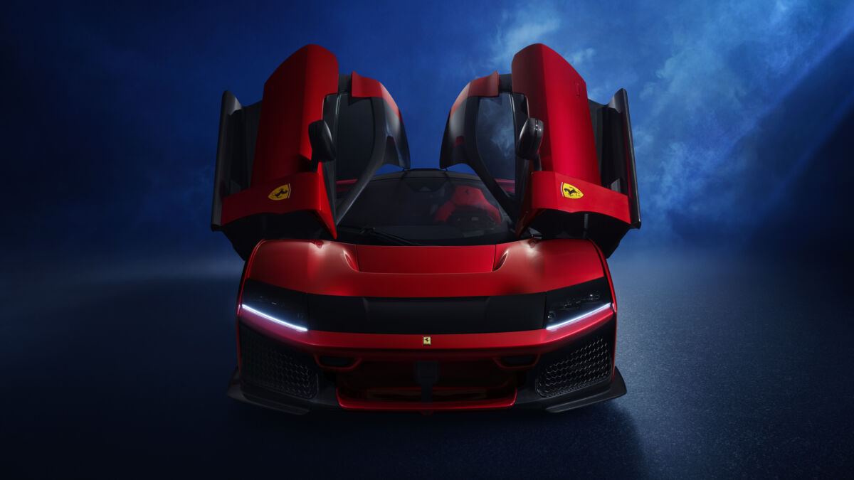 Le immagini della Ferrari F80, la supercar del Cavallino più potente di ...