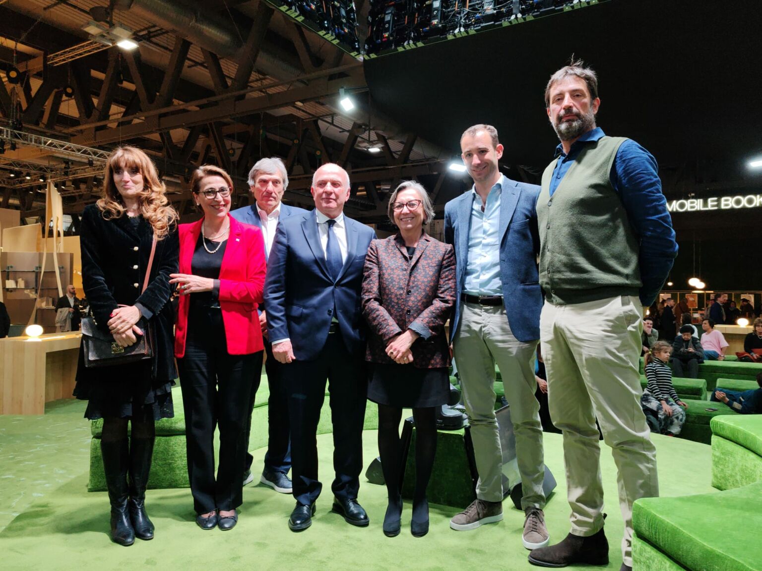 Intesa Sanpaolo al Salone del Mobile di Milano: design e filiera