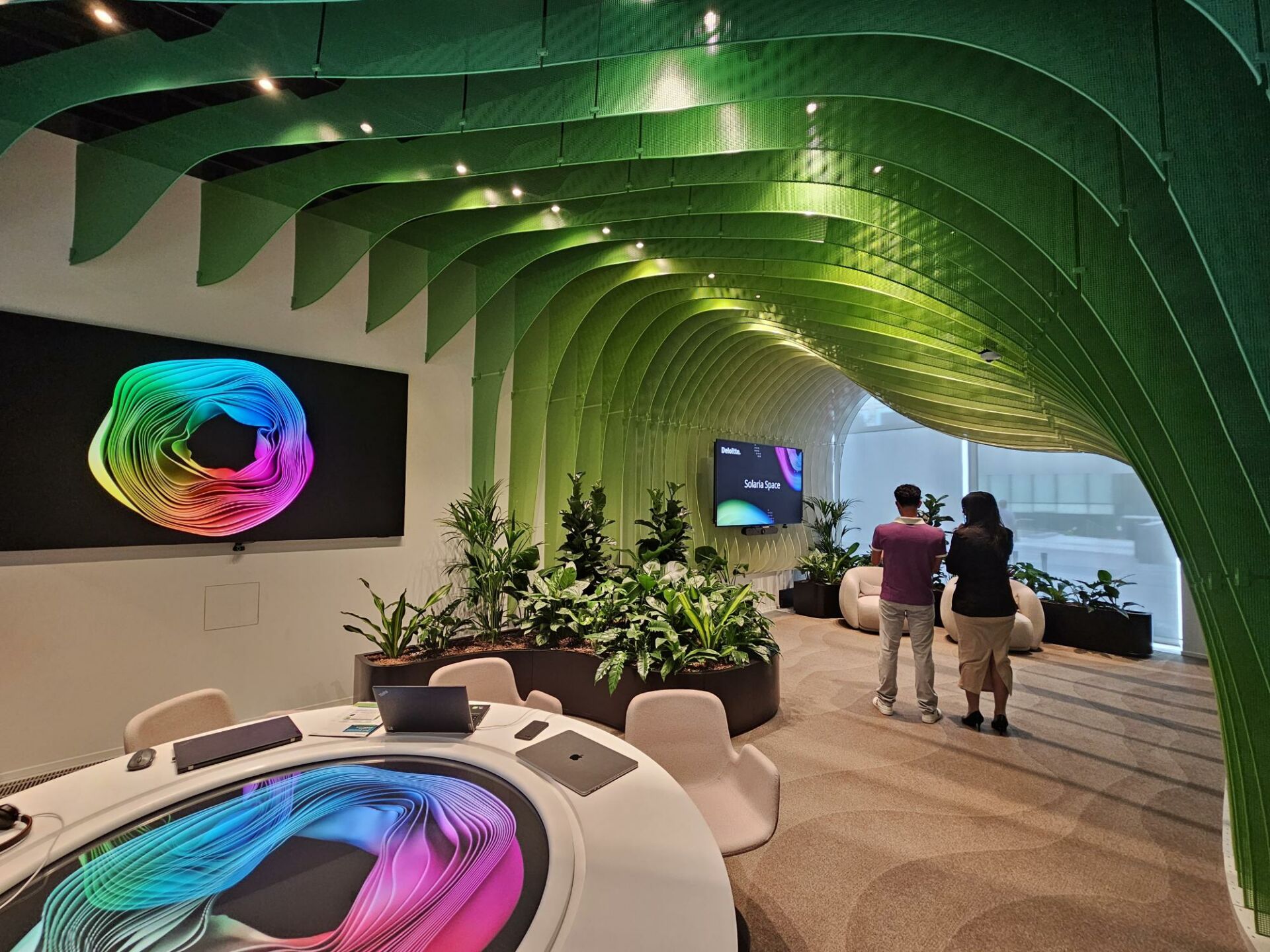 Deloitte lancia Solaria Space: l'hub milanese per rivoluzionare il ...